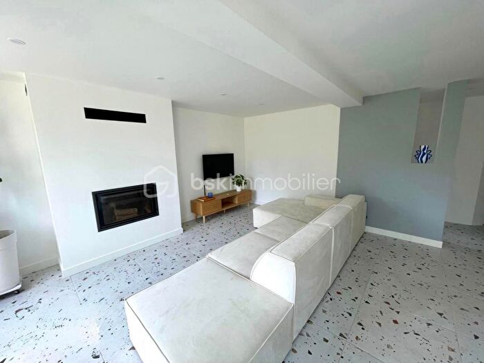 Maison à vendre - Le Fouilloux - 6 pièces - 4 chambres