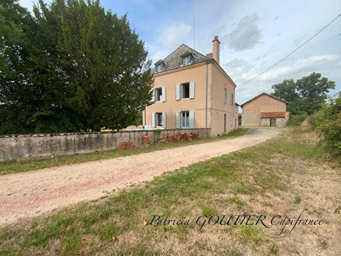 Saint-Forgeux-Lespinasse : Maison 10 pièces à vendre