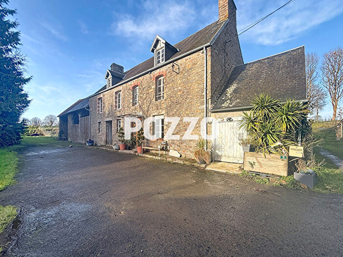 La Rochelle-Normande - Maison 4 pièces à vendre