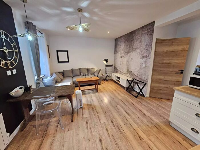 Appartement à louer - Guingamp - 2 pièces - 1 chambre