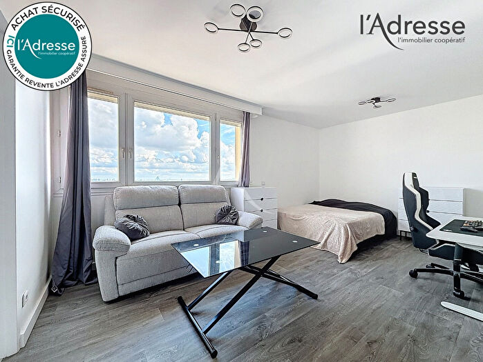 Suresnes, Plateau Ouest - Appartement 1 pièce à vendre