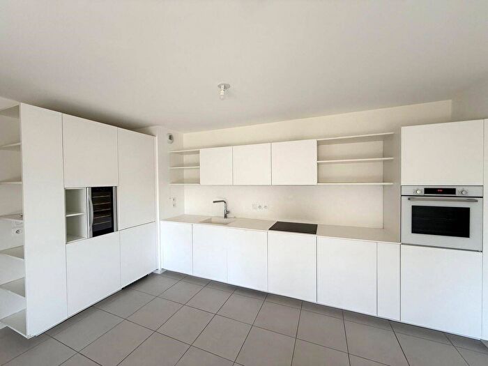 Appartement à louer - Sud, Vétraz-Monthoux - 3 pièces - 2 chambres