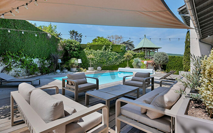Maison 7 pièces à Saint-Romain-au-Mont-dOr, à vendre