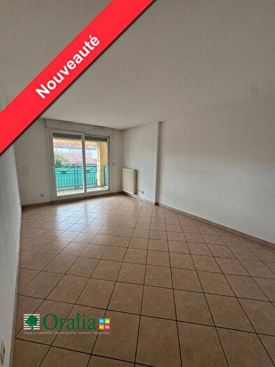 Appartement à louer - Le Grand Vivier-Le Garet-Pontbichet-Troussier, Villefranche-sur-Saône - 3 pièces - 2 chambres