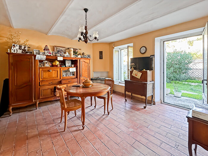 Maison à vendre - Marseille e , Le Redon - 5 pièces - 3 chambres