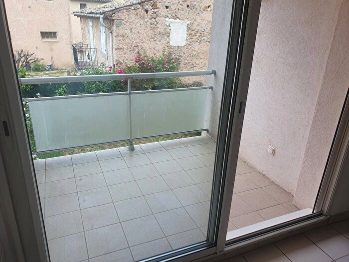 Peripherie Centre, Saint-Maximin-la-Sainte-Baume : Appartement 2 pièces à louer