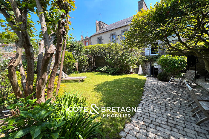 Maison à vendre - Saint-Brieuc - 8 pièces - 6 chambres