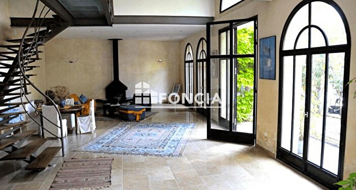 Maisons à vendre et appartements à louer - 1