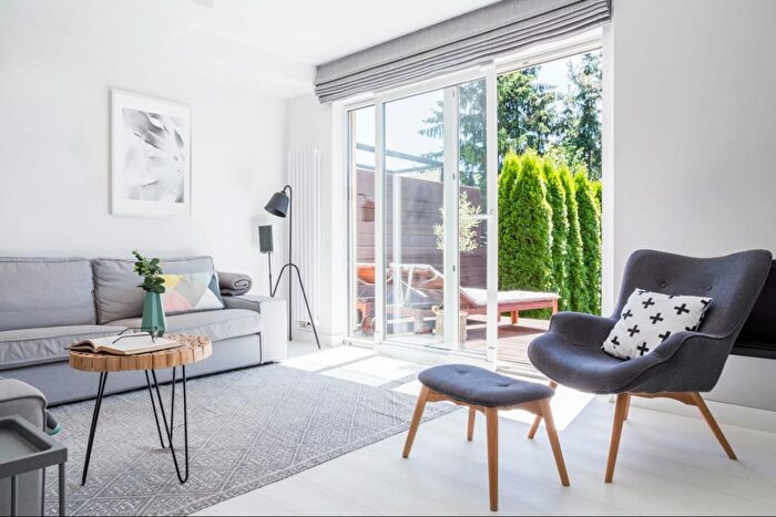 Maisons à vendre et appartements à louer - 1