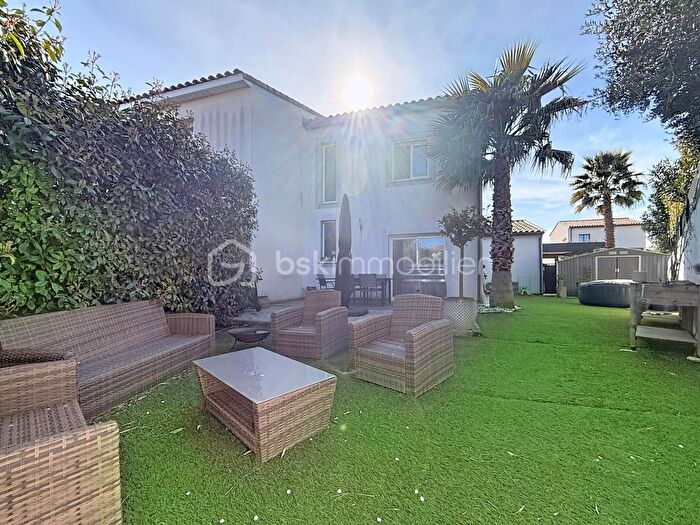 Maison à vendre - Saussan - 6 pièces - 4 chambres