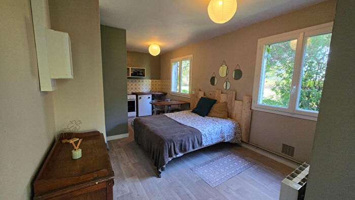 Appartement à louer - Saint-Sulpice-le-Verdon - 1 pièce - 1 chambre