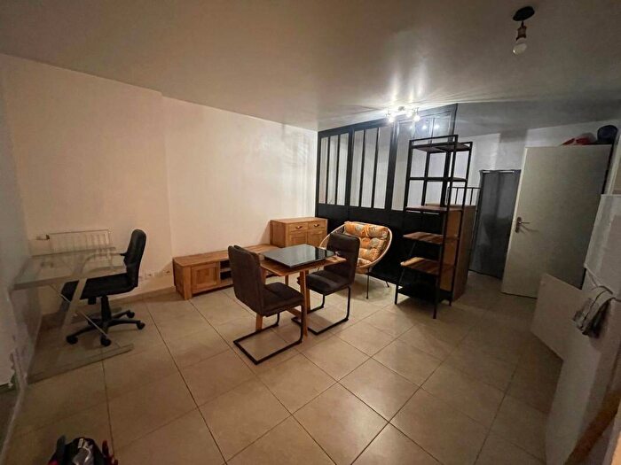 Appartement à louer - Chemin de Fer, Coulommiers - 1 pièce