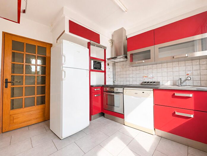 Décines-Charpieu, Centre-ville - Appartement 4 pièces à louer