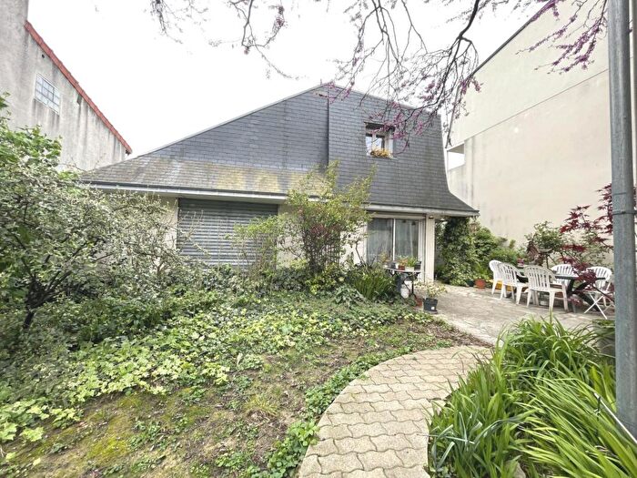 Fontenay-sous-Bois, Victor Hugo - Maison 2 pièces à vendre