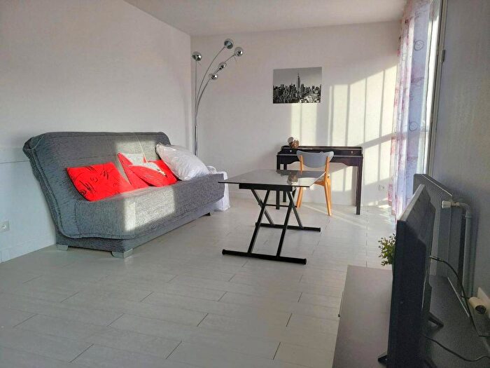 Appartement à louer - Hôtel Dieu-Montagne de Nom, Le Creusot - 1 pièce