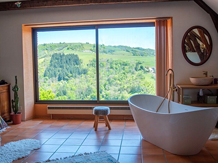 Maison à vendre - Coubisou - 6 pièces - 5 chambres