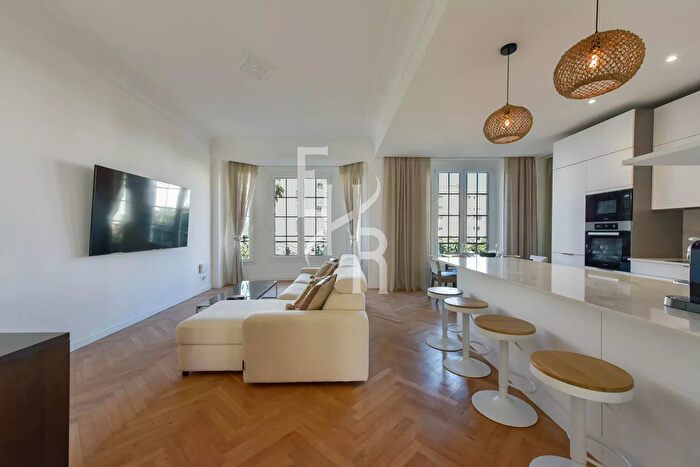 Appartement à vendre - Cannes, Pointe Croisette - 4 pièces - 3 chambres