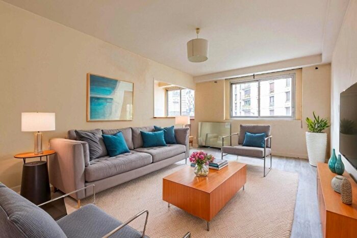 Appartement à vendre - Paris e , Passy, Maison de la Radio, Muette-Sud - 2 pièces - 1 chambre