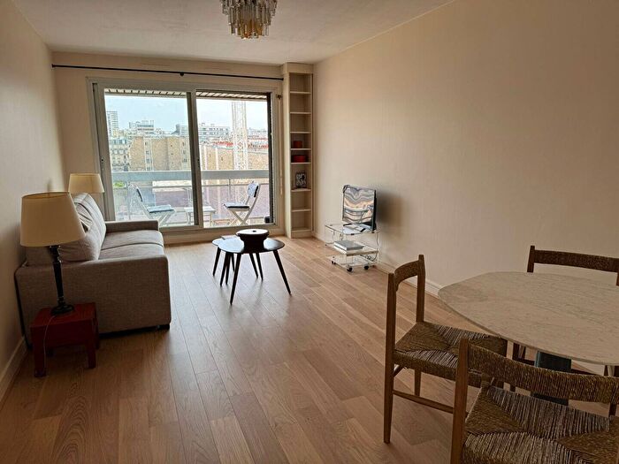 Cambronne-Garibaldi, Paris 15ème arrondissement : Appartement 1 pièce à louer