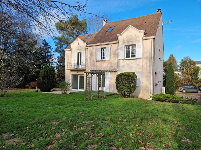 Maison à louer - Le Parterre, Dourdan - 10 pièces - 6 chambres