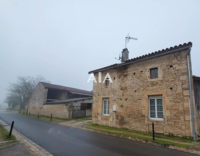 Maison à vendre - Villefagnan - 4 pièces - 2 chambres