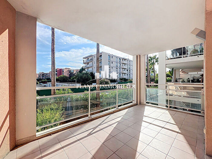 Appartement à vendre - Antibes, Rastines, Super Antibes, Laval, La Fontonne - 3 pièces - 2 chambres