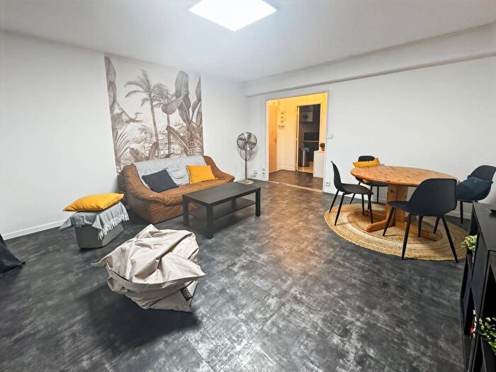 Appartement à louer - Clairmarais-Charles Arnould, Reims - 5 pièces - 4 chambres