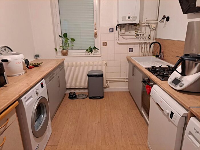 Maison à louer - Écuisses - 4 pièces - 3 chambres