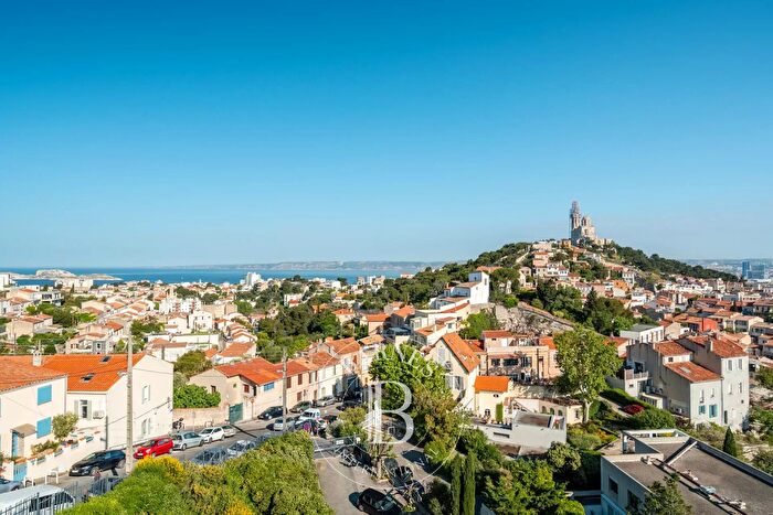 Appartement à louer - Marseille e , Perier - 5 pièces - 4 chambres