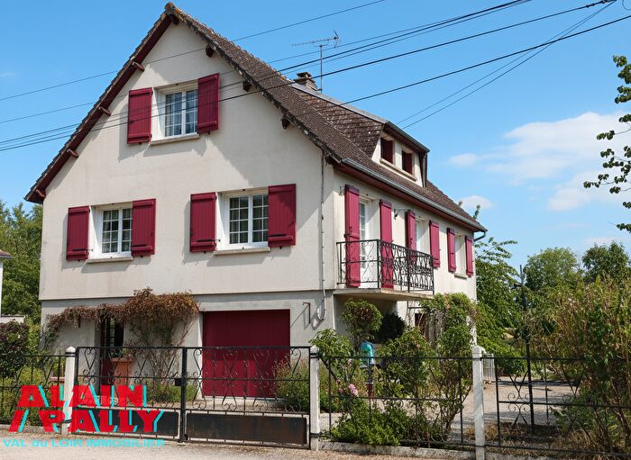Cloyes-sur-le-Loir : Maison 7 pièces à vendre