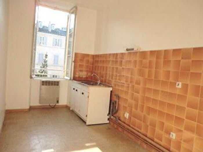 Saint Charles, Marseille 1er arrondissement : Appartement 3 pièces à louer