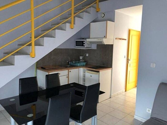 Appartement à louer - Salon-de-Provence - 2 pièces - 1 chambre