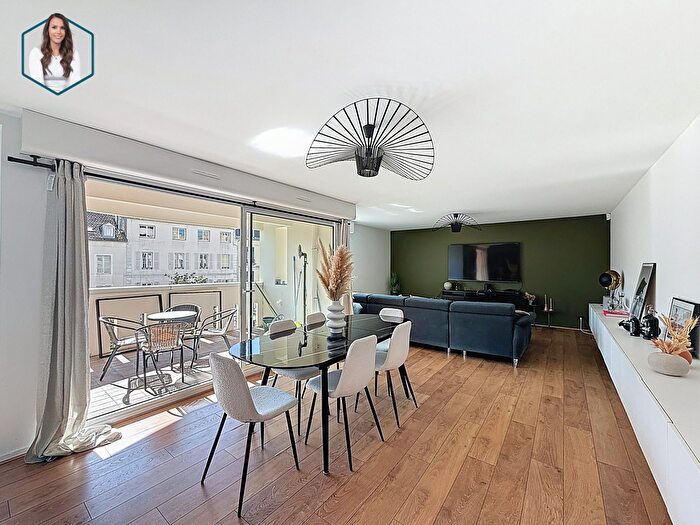 Appartement à vendre - Pau, Centre-ville - 4 pièces - 3 chambres