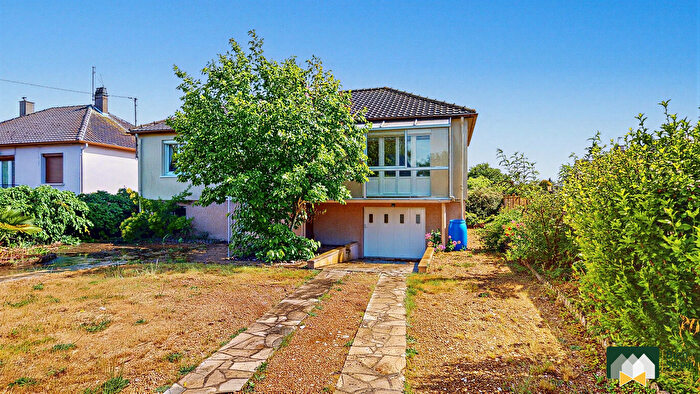 Maison 5 pièces à Lèves, à vendre