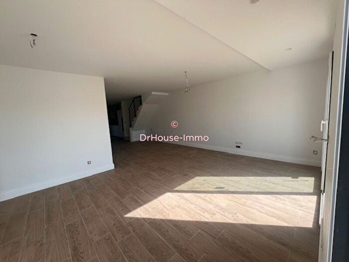 Maison à vendre - Tauriac - 5 pièces - 3 chambres