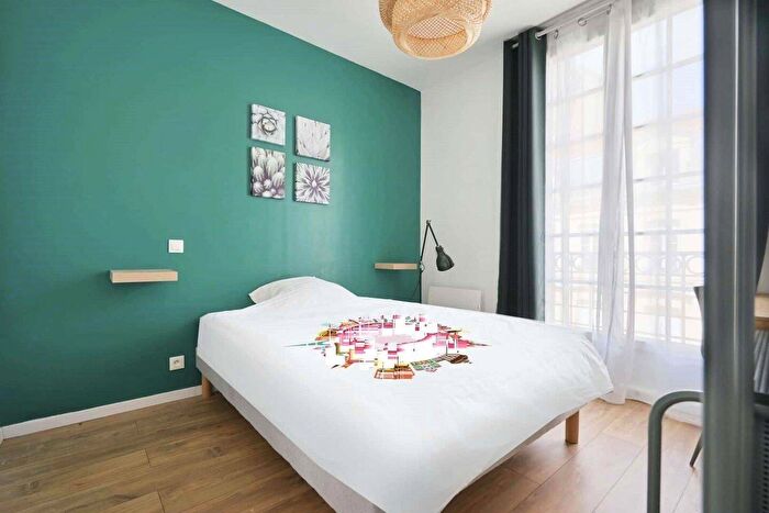 Appartement à louer - Centre Ville, Reims - 1 pièce