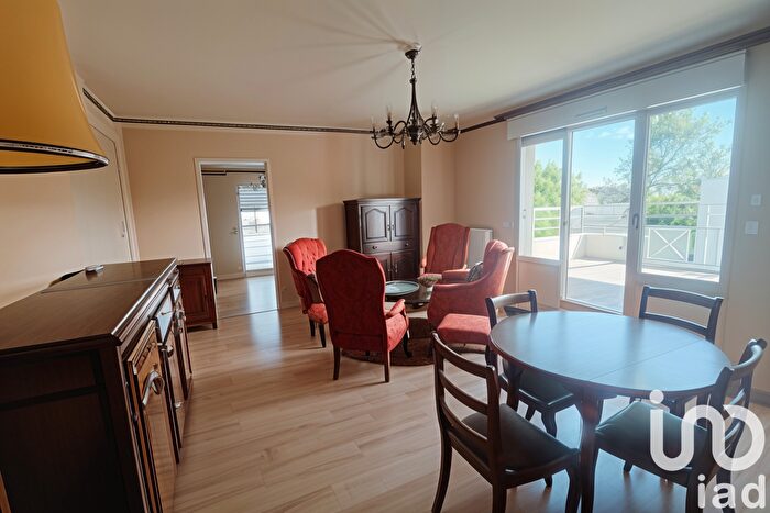 Appartement à vendre - Mainvilliers - 4 pièces - 3 chambres