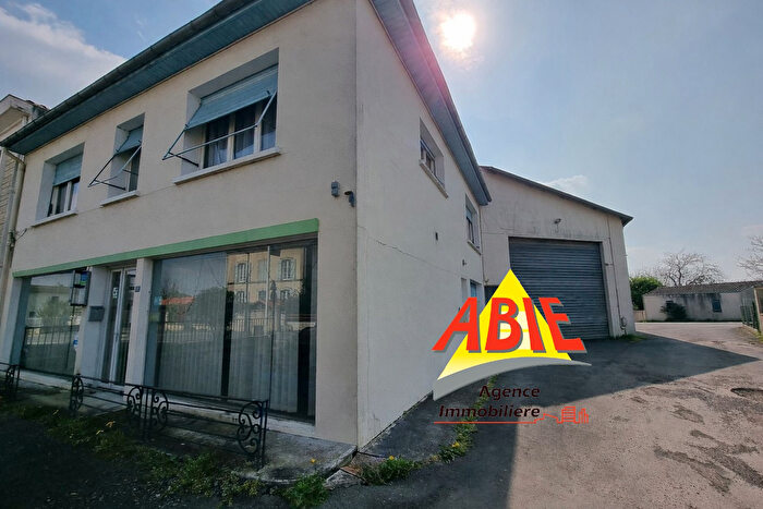 Maison à vendre - Prahecq - 11 pièces - 5 chambres