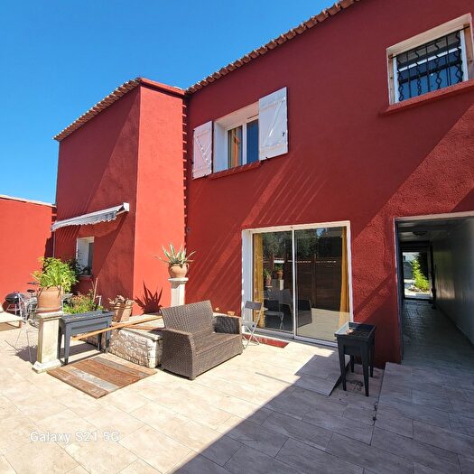 Maison à vendre - Plaissan - 10 pièces - 6 chambres