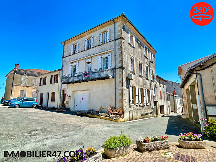 Maison 8 pièces à Monclar, à vendre