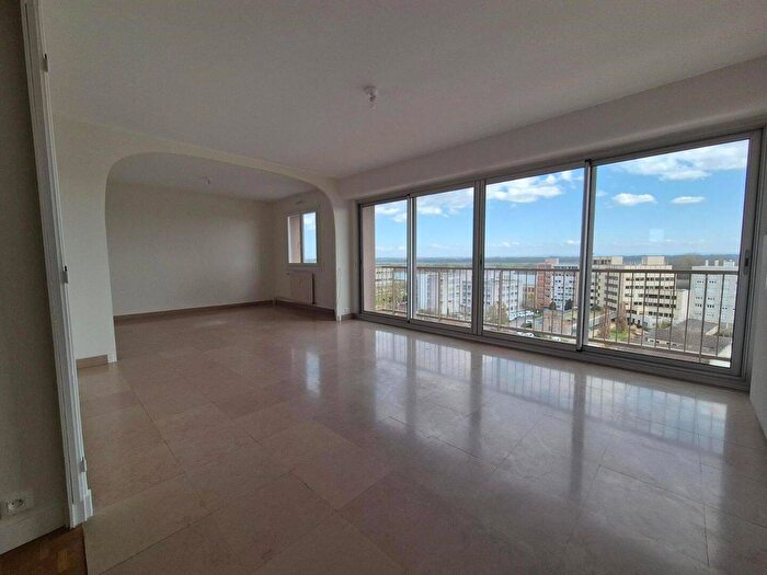 Appartement à louer - Parc Nord, Mâcon - 4 pièces - 2 chambres