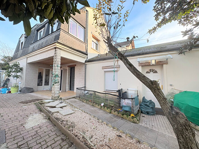 Maison à vendre - Champigny-sur-Marne, Le Bois lAbbe, Coeuilly - 8 pièces - 5 chambres