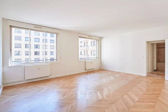 Appartement à louer - Chaillot, Paris ème arrondissement - 2 pièces - 1 chambre