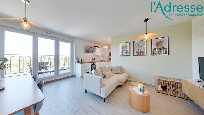 Noisy-le-Grand, Centre-ville : Appartement 2 pièces à vendre