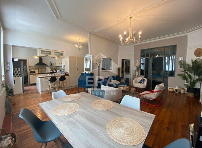 Appartement à vendre - Pau, Centre-ville - 4 pièces - 3 chambres