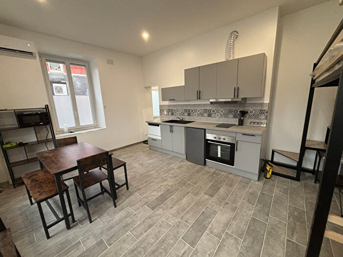 Appartement à louer - Montceau-les-Mines, Centre-ville - 1 pièce