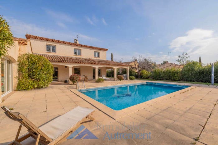 Maison 7 pièces à louer à Aix-en-Provence