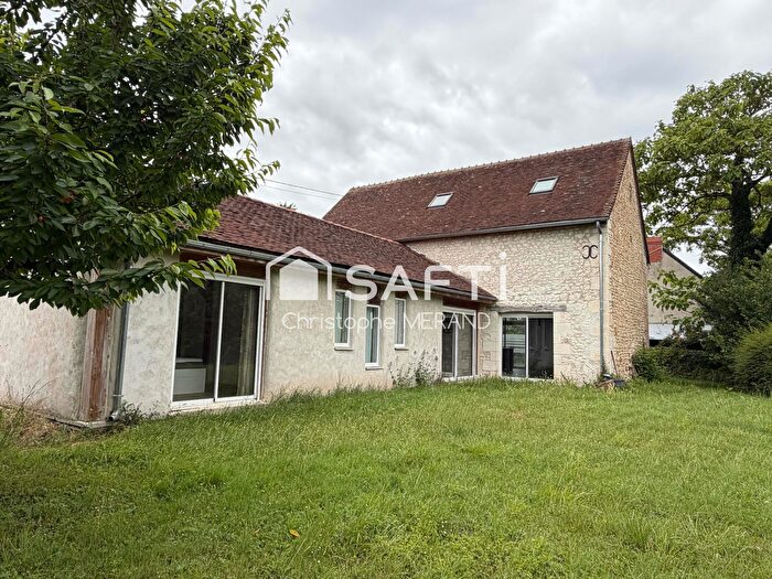 Maison 6 pièces à Les Ormes, à vendre