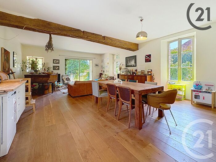Maison 5 pièces à Hermé, à vendre