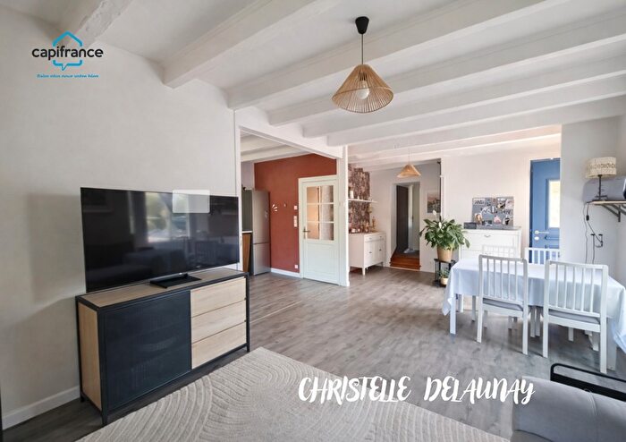 Maison à vendre - Saint-Ouën-des-Toits - 6 pièces - 3 chambres